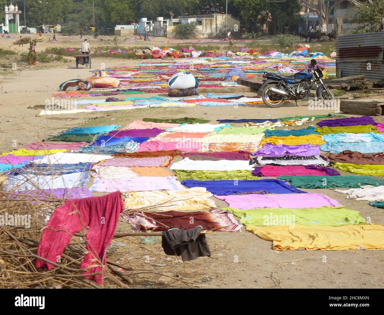 People drying clothes hi-res stock photography and images - Alamy