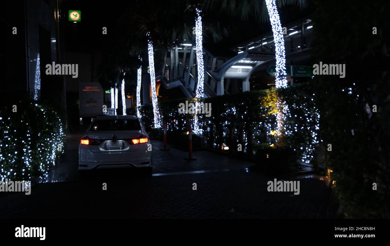 Christmas Decorations Bangkok Marriott Hotel Sukhumvit Night Lights ...