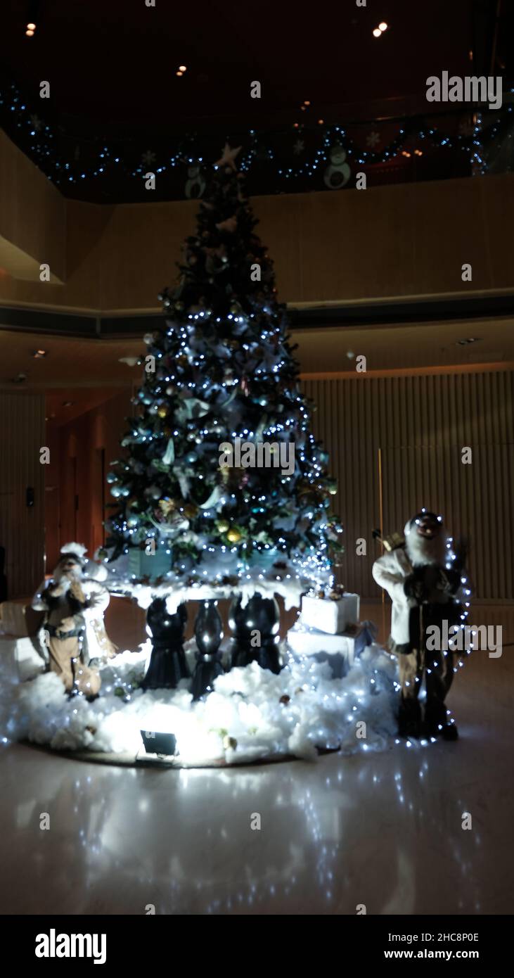Christmas Decorations Bangkok Marriott Hotel Sukhumvit Interior night ...