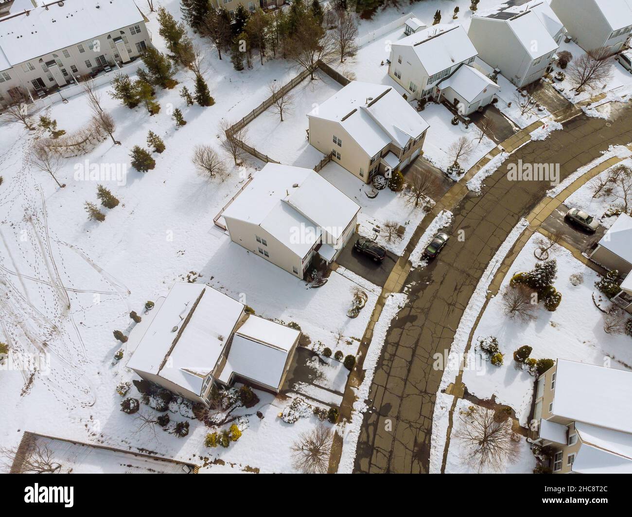A perfect neighbourhood houses in suburb at winter in the north America ...