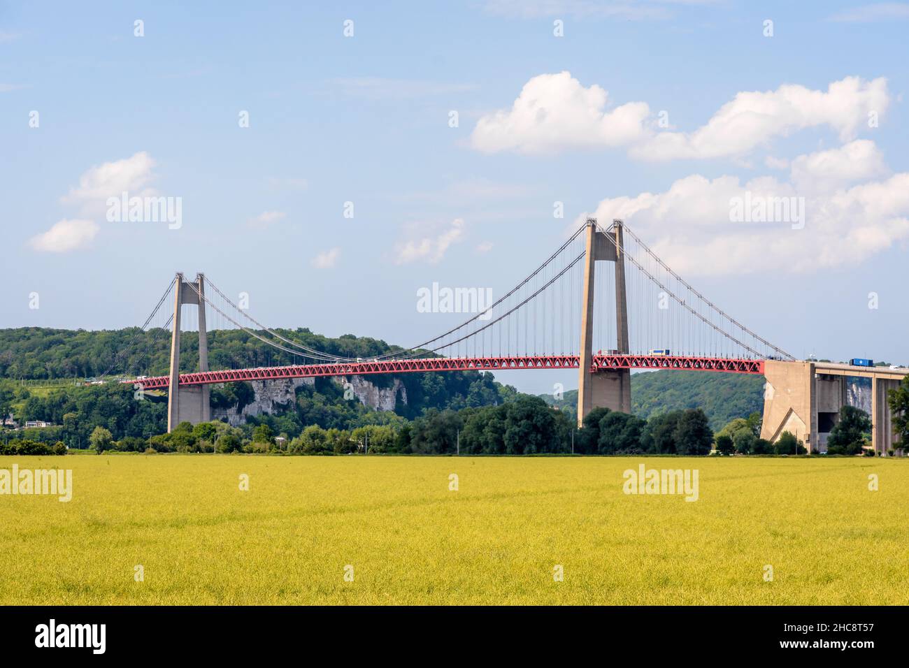 Highway suspension bridge hi-res stock photography and images - Alamy