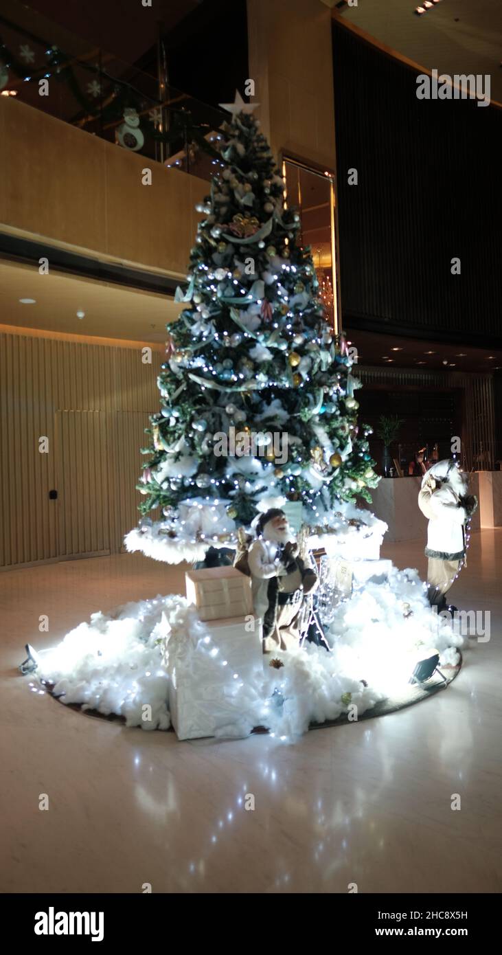 Christmas Decorations Bangkok Marriott Hotel Sukhumvit Night Lights ...
