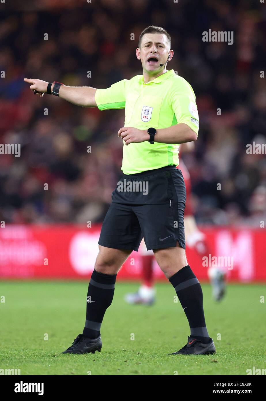 Referee David Webb during the Sky Bet Championship match at the ...