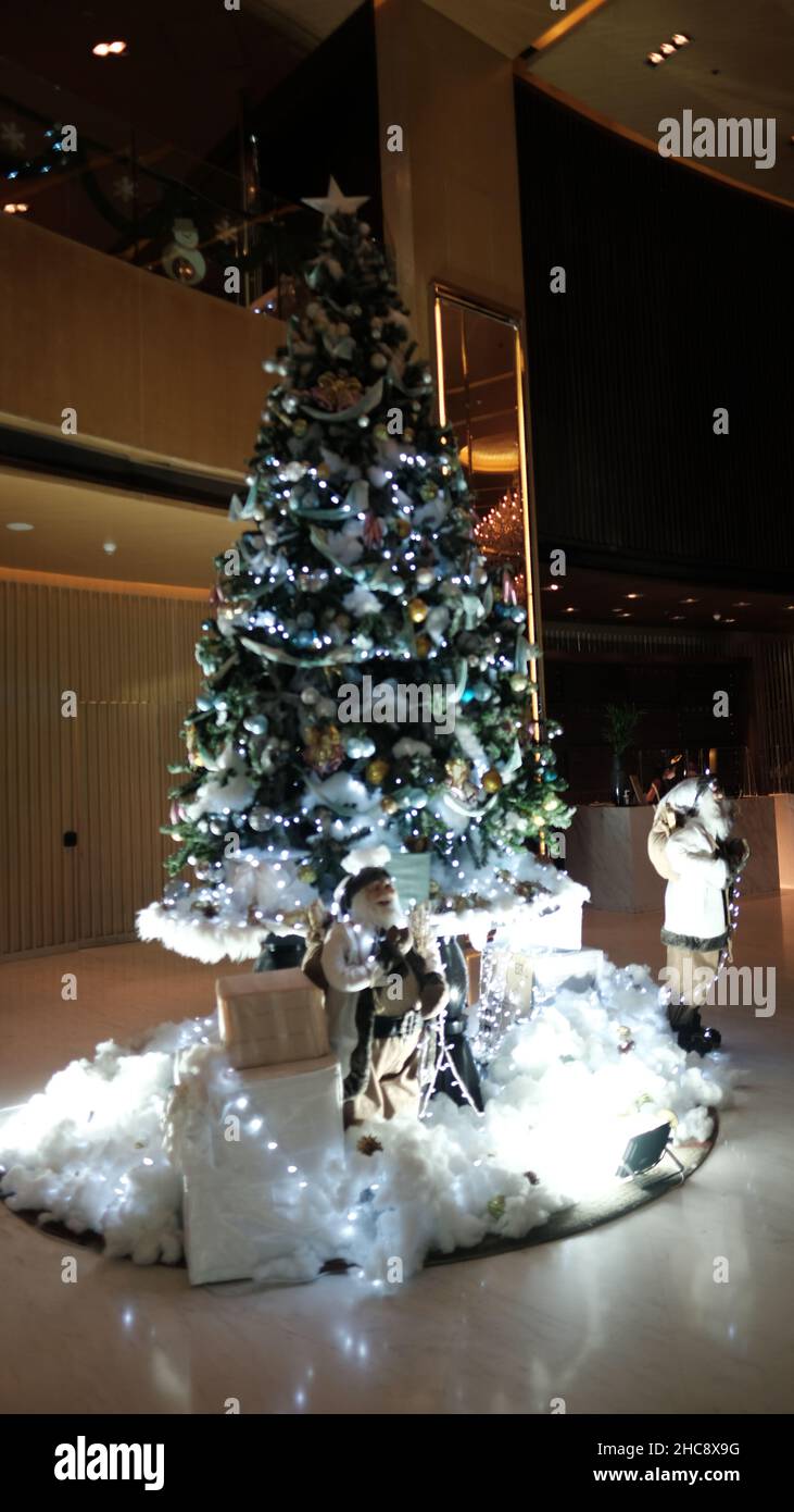 Christmas Decorations Bangkok Marriott Hotel Sukhumvit Night Lights ...