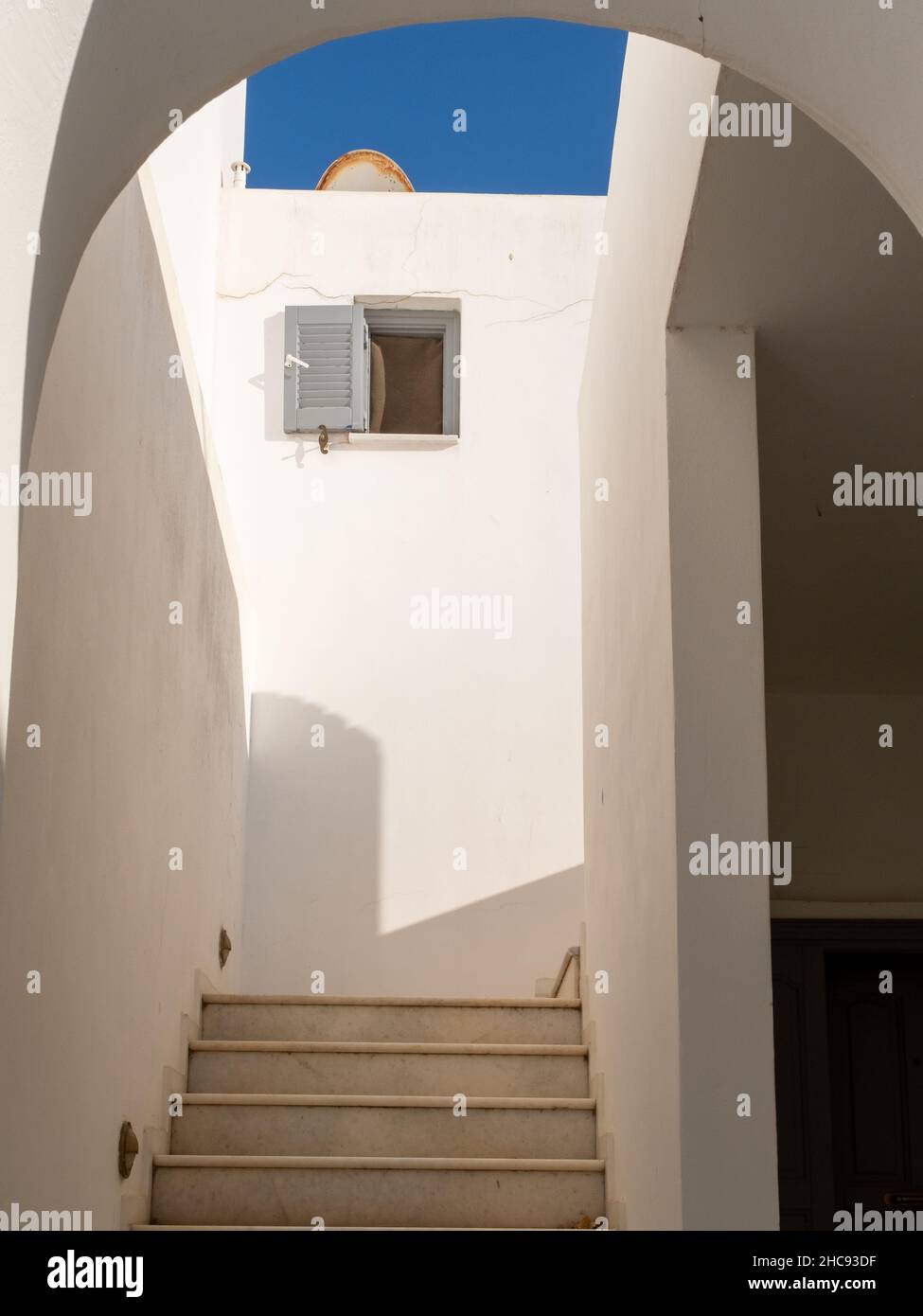 Santorini staircase hi-res stock photography and images - Alamy