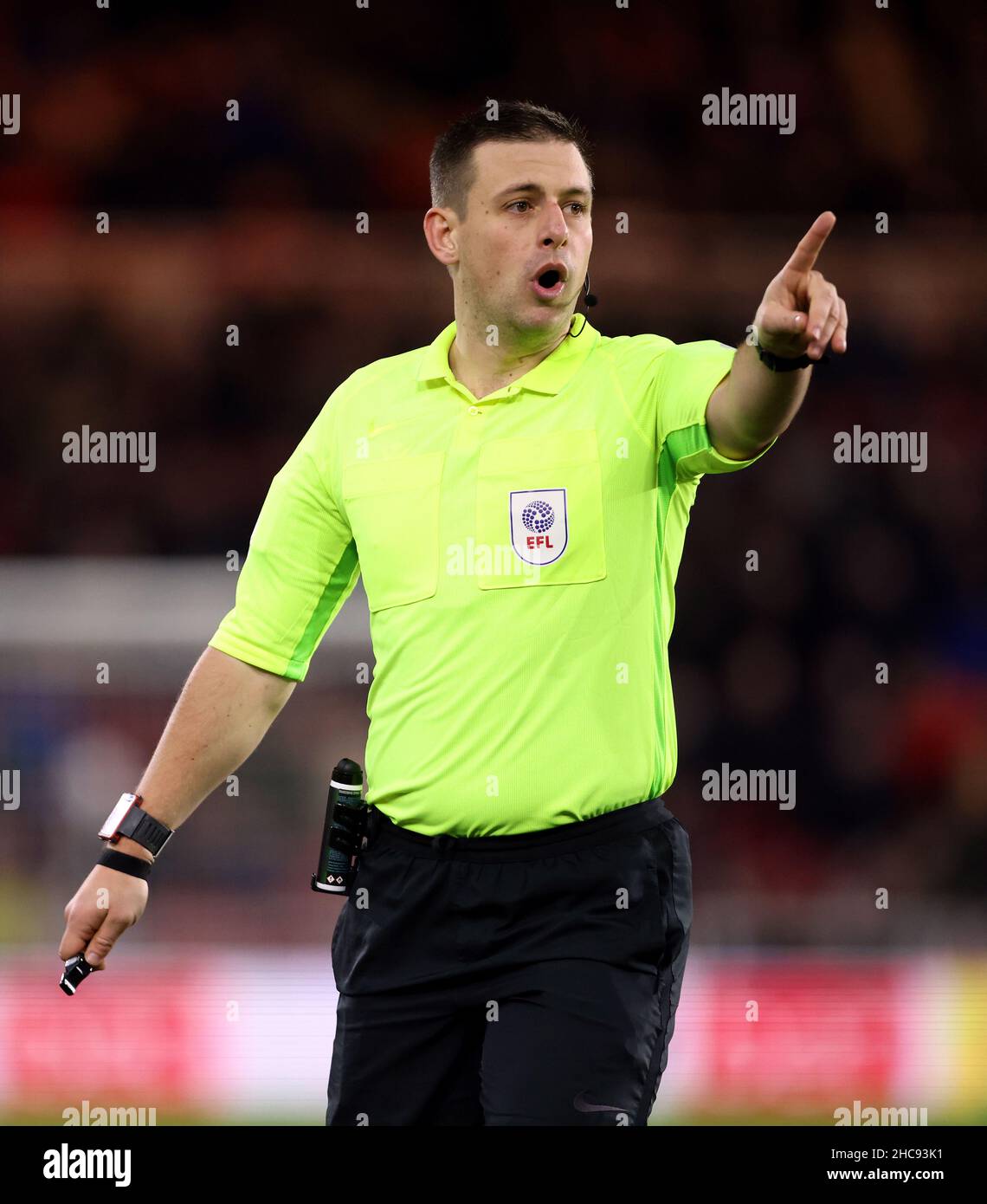 David webb referee 2021 hi-res stock photography and images - Alamy