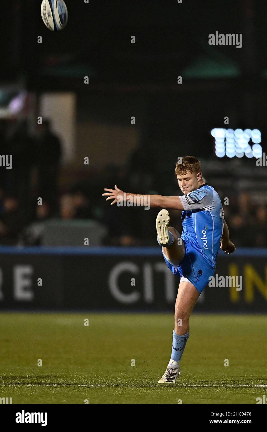 Fin smith worcester rugby hi-res stock photography and images - Alamy