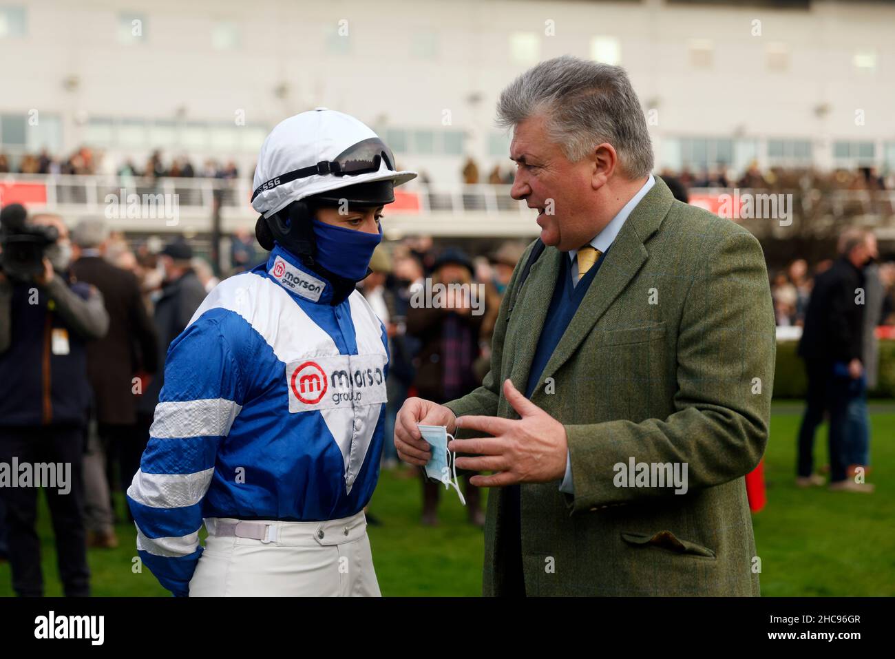 Bryony frost paul nicholls hi-res stock photography and images - Alamy