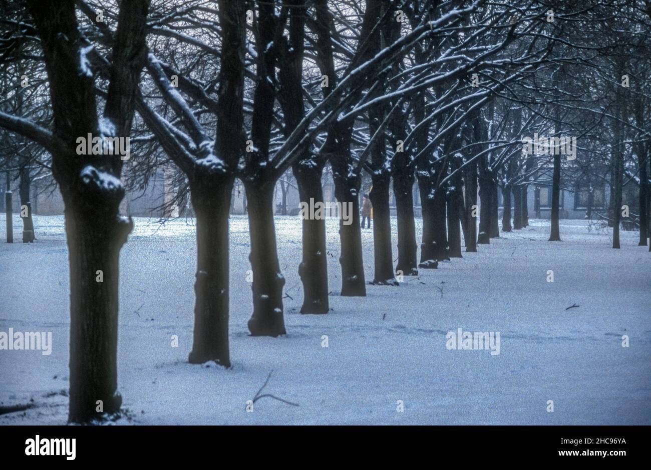 January 1990 hi-res stock photography and images - Alamy