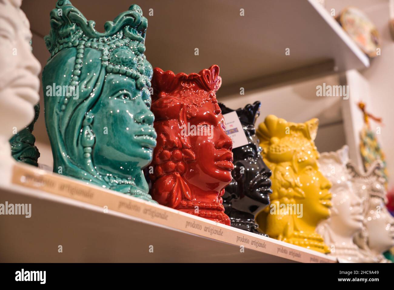 Colorful iconic ceramic souvenirs in a shop in Palermo Stock Photo - Alamy