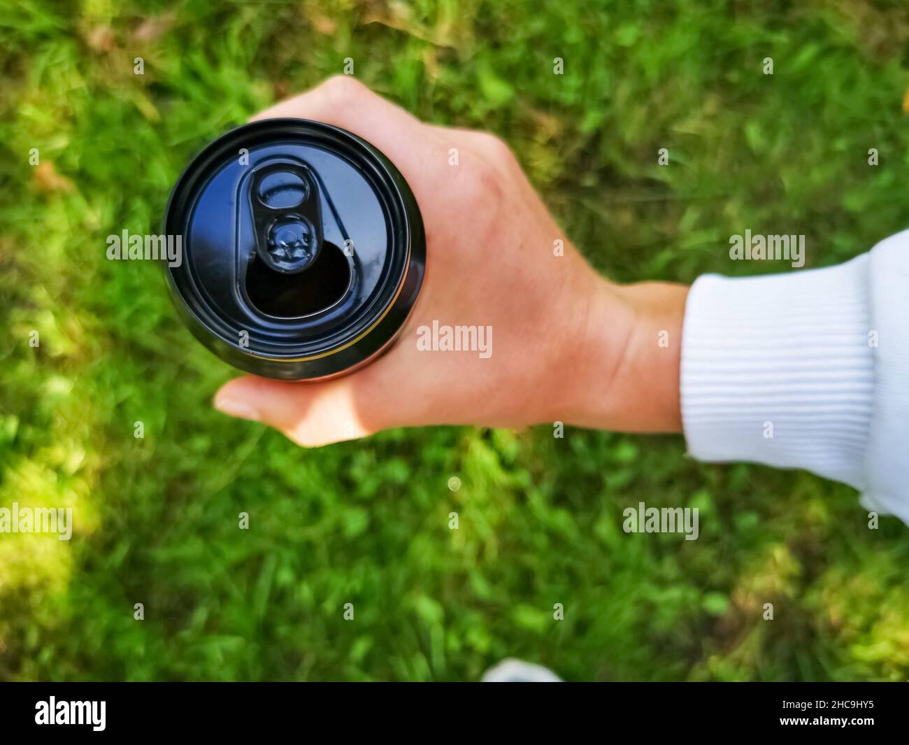 Holding soda can hi-res stock photography and images - Alamy