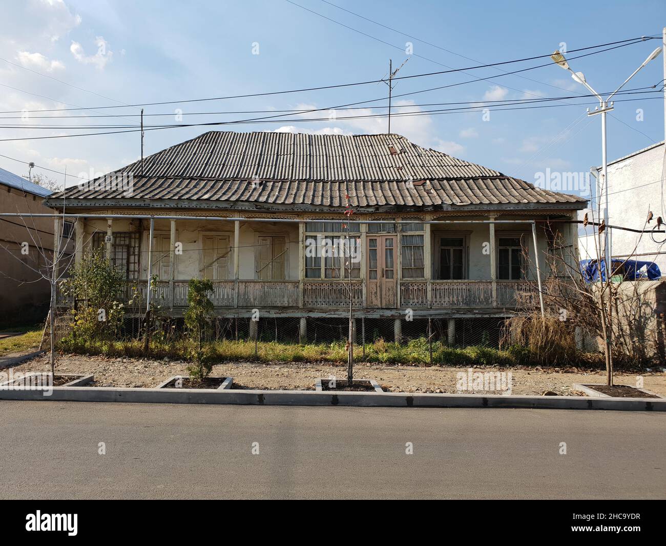 Old rusty house hi-res stock photography and images - Alamy