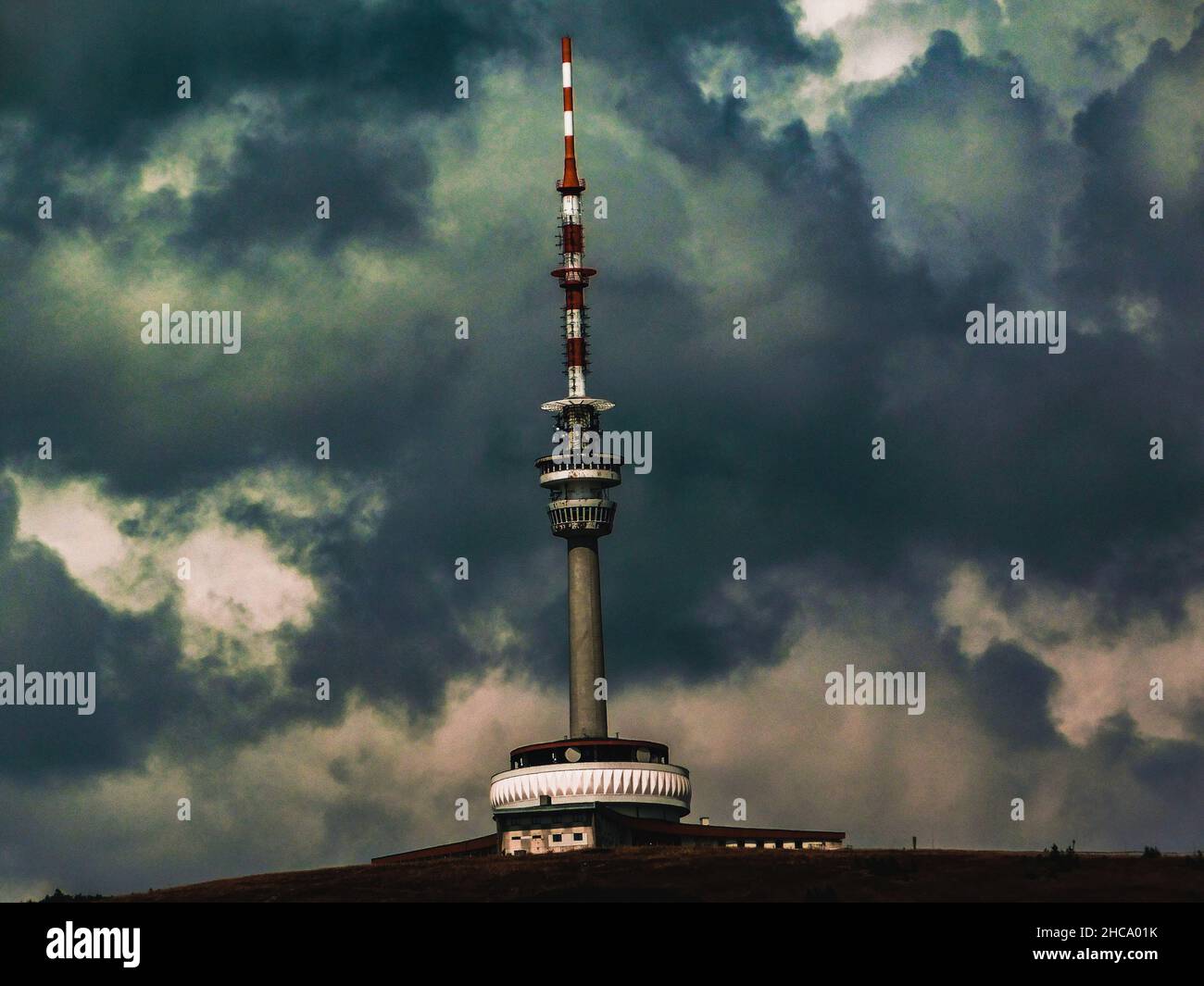 Tall television tower hi-res stock photography and images - Alamy