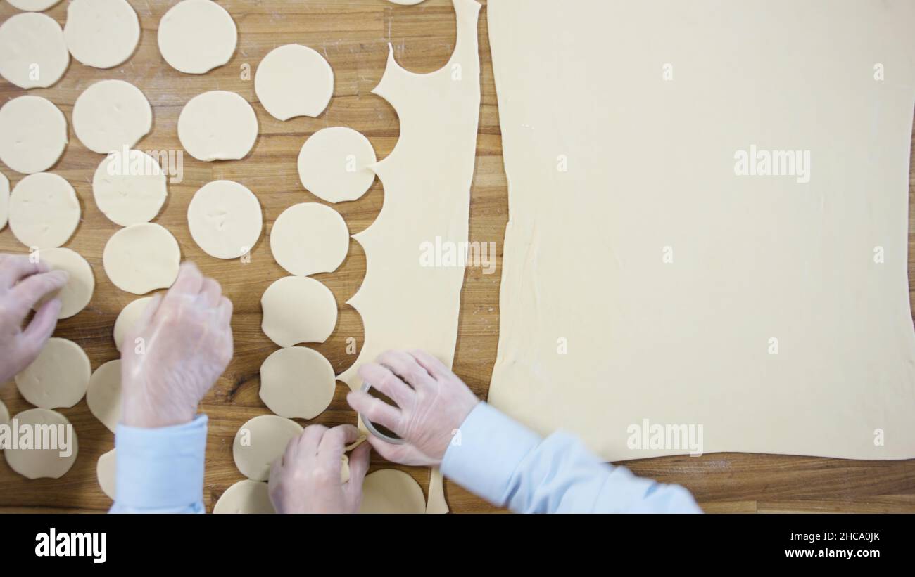 Cutting dough circles hi-res stock photography and images - Alamy