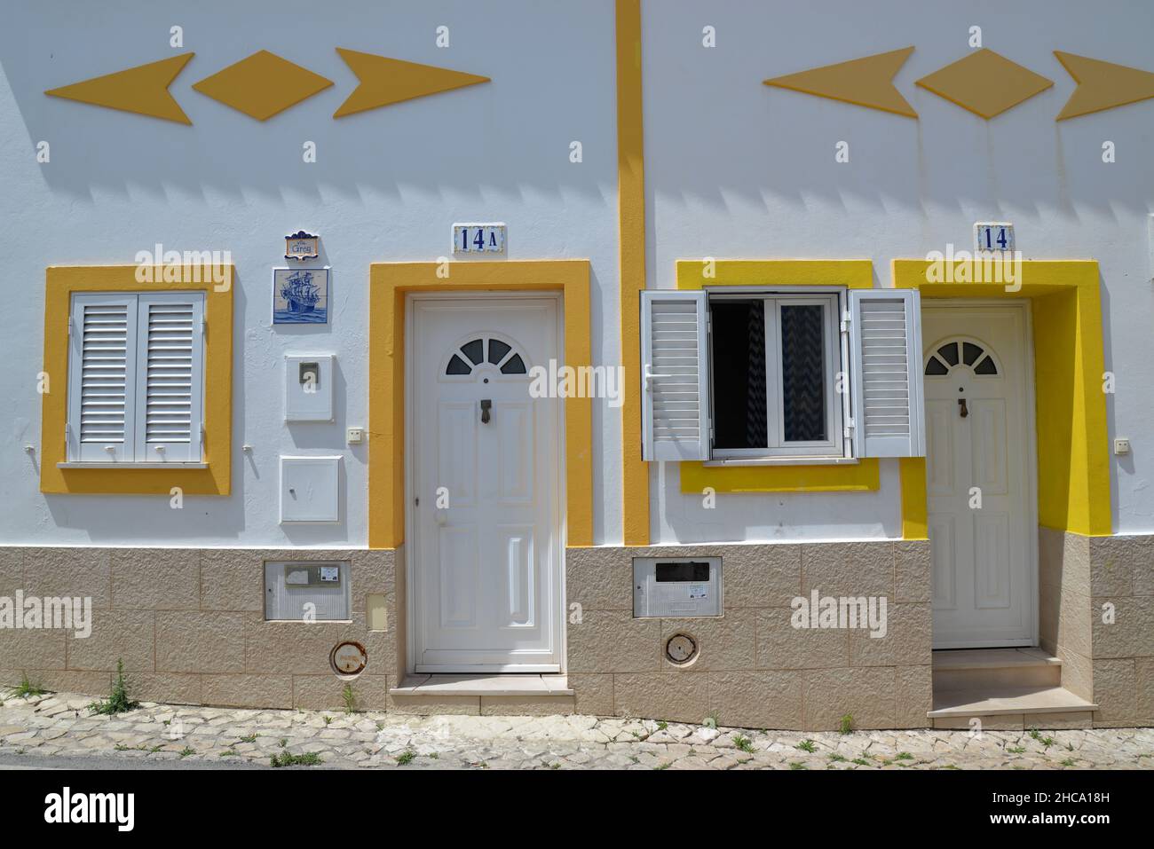 a casa (Yellow & White) Albufeira, Portugal Stock Photo - Alamy