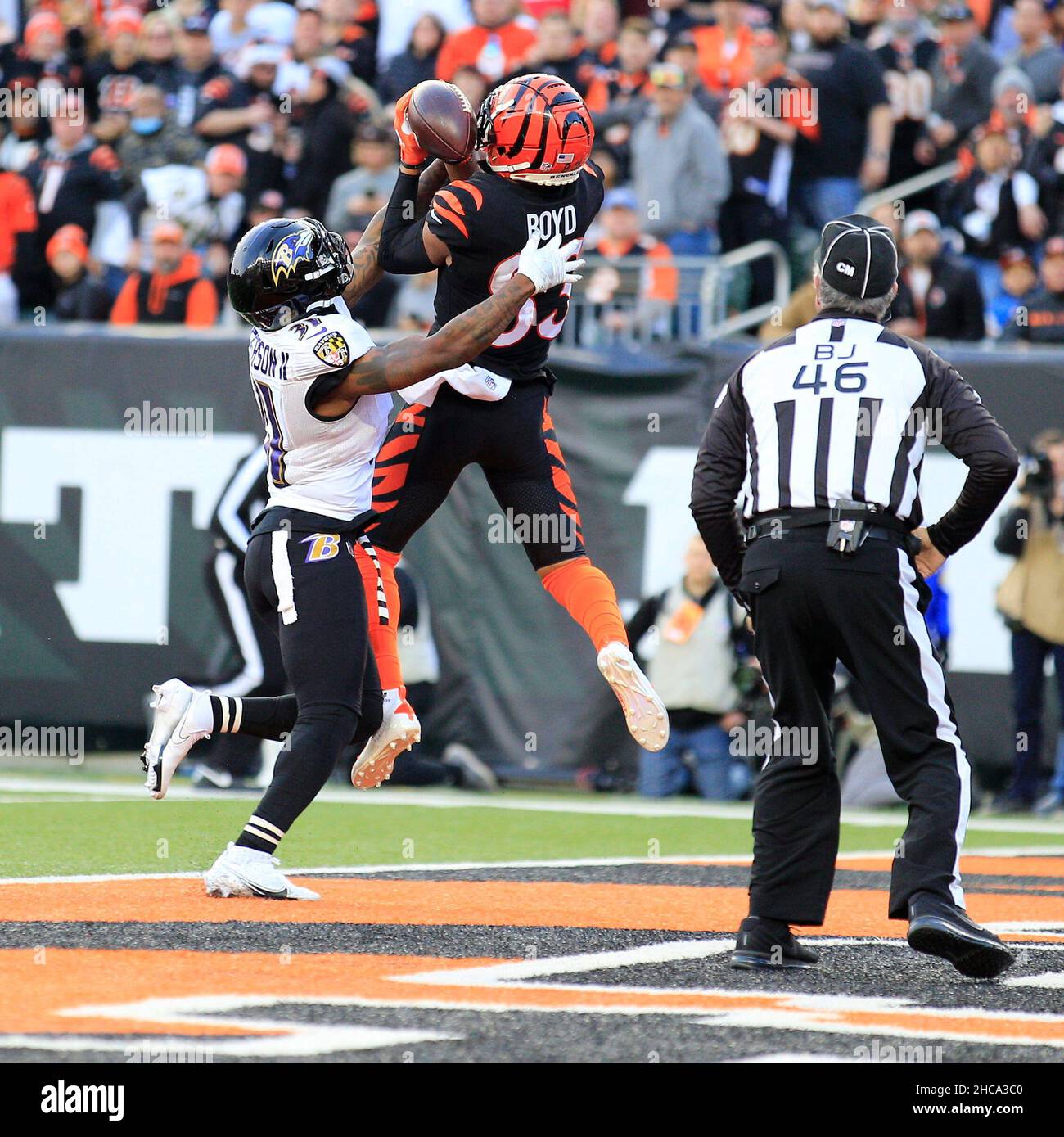 Football replay booth hi-res stock photography and images - Alamy