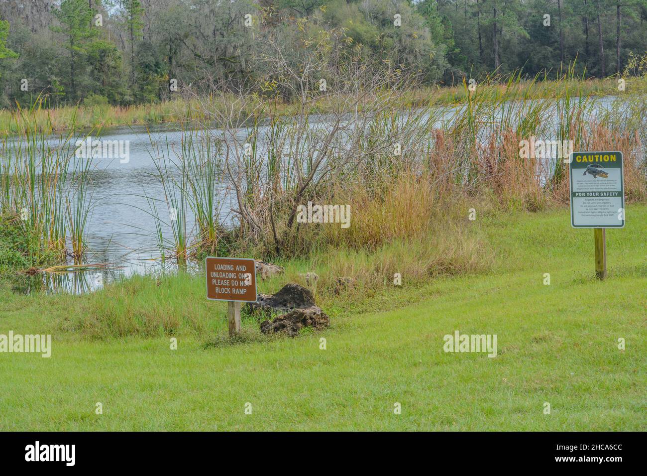 Loading and unloading only sign hi-res stock photography and images - Alamy