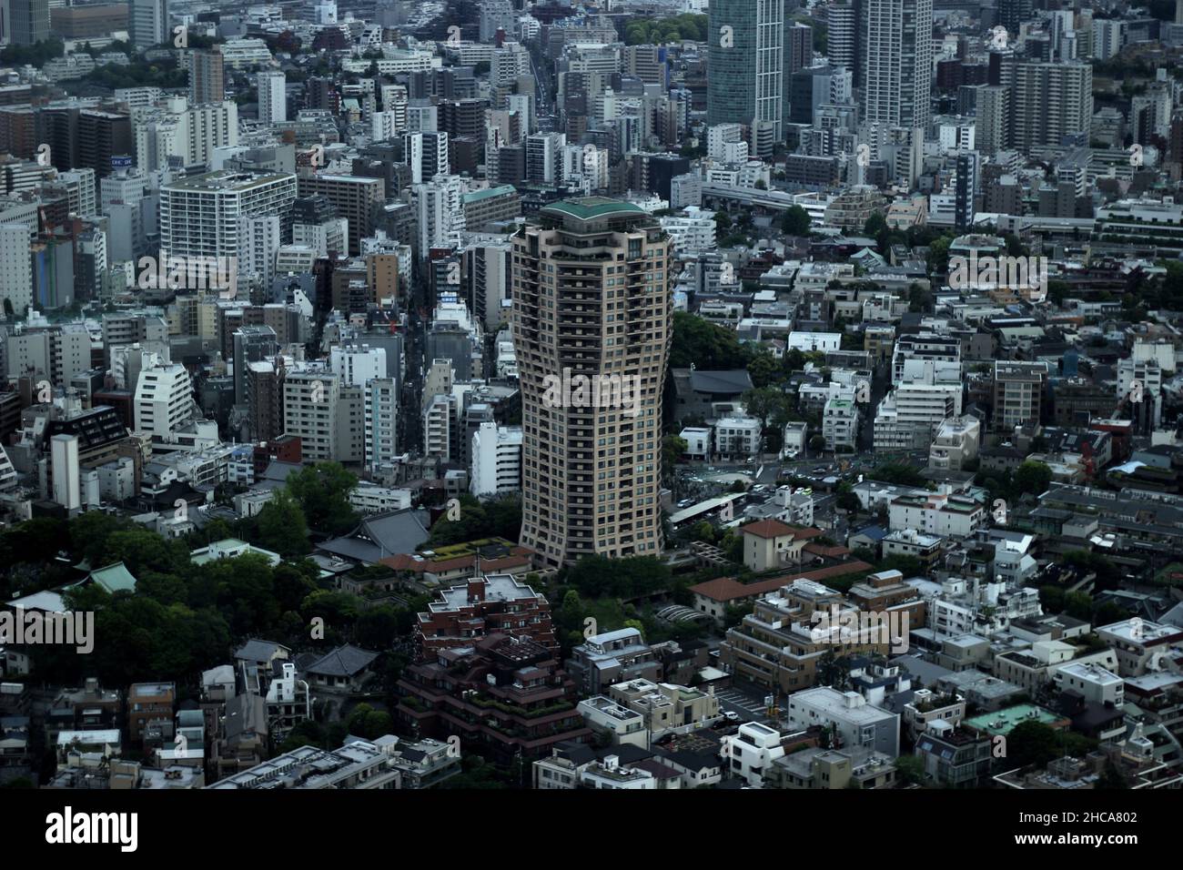 Buildings in tokyo hi-res stock photography and images - Alamy