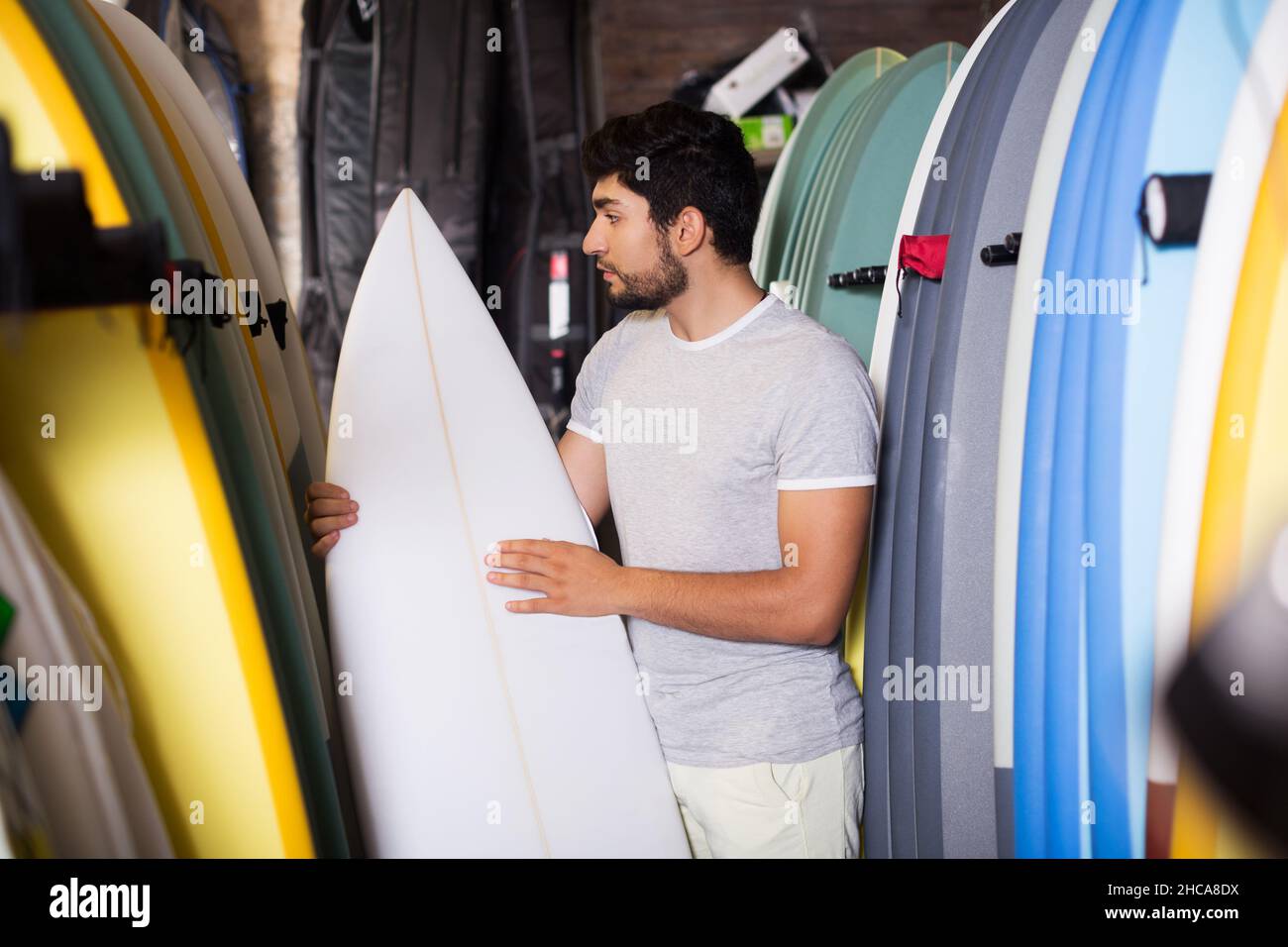 Professional male surfer hi-res stock photography and images - Alamy