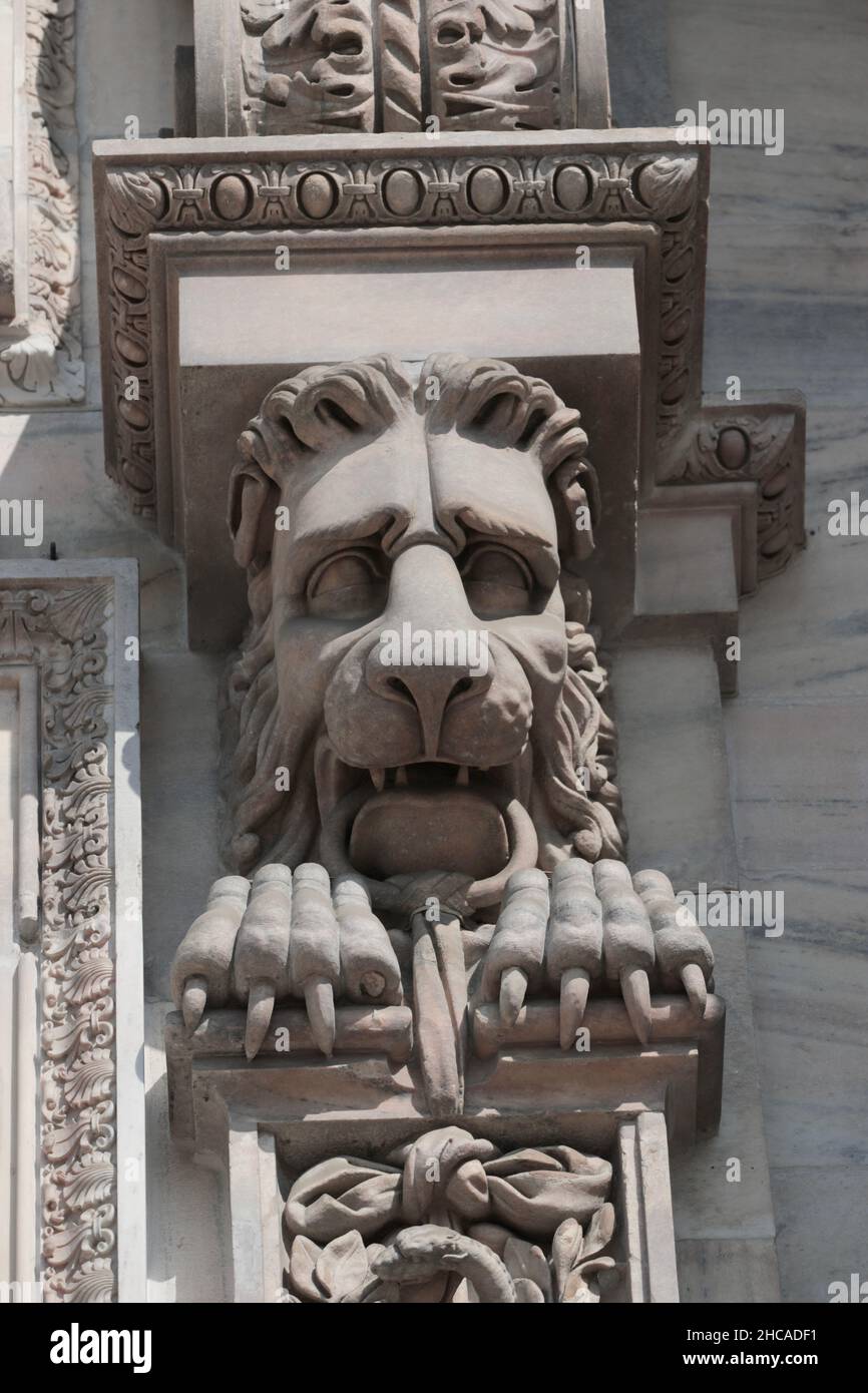 Vertical closeup of a gothic lion sculpture column Stock Photo - Alamy