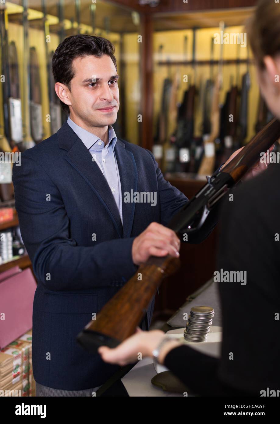 Gun store client hi-res stock photography and images - Alamy