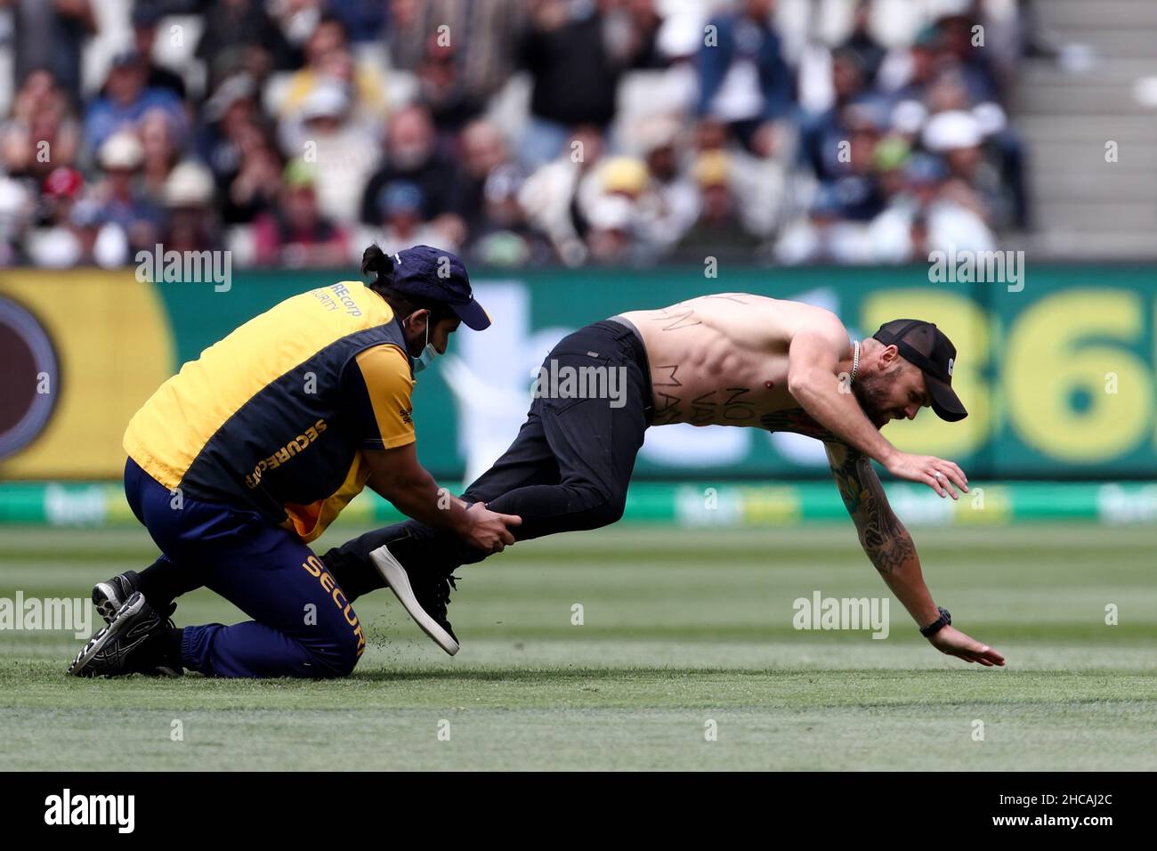 Cricket streaker hi-res stock photography and images - Alamy