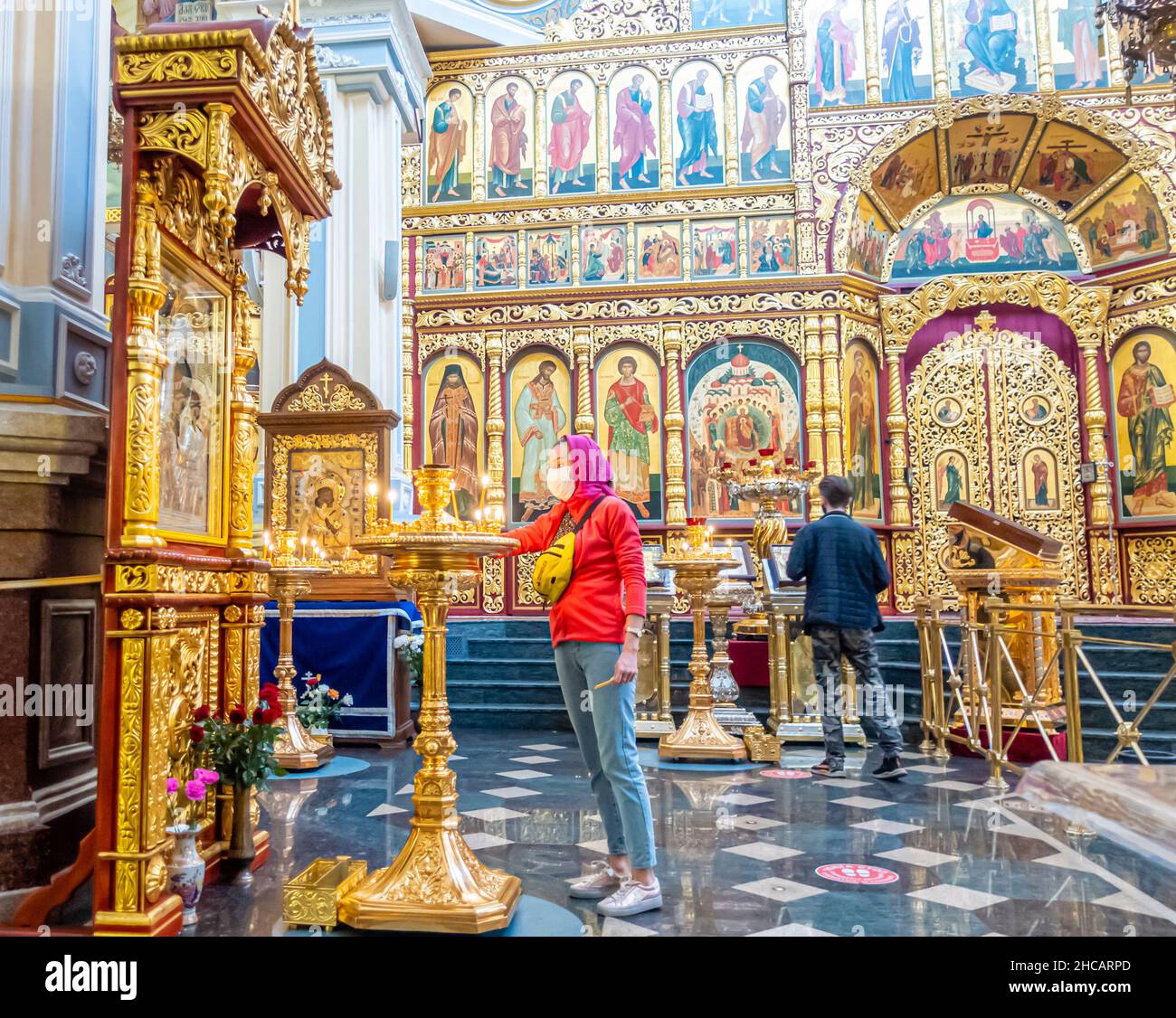 Interiors of cathedral hi-res stock photography and images - Alamy