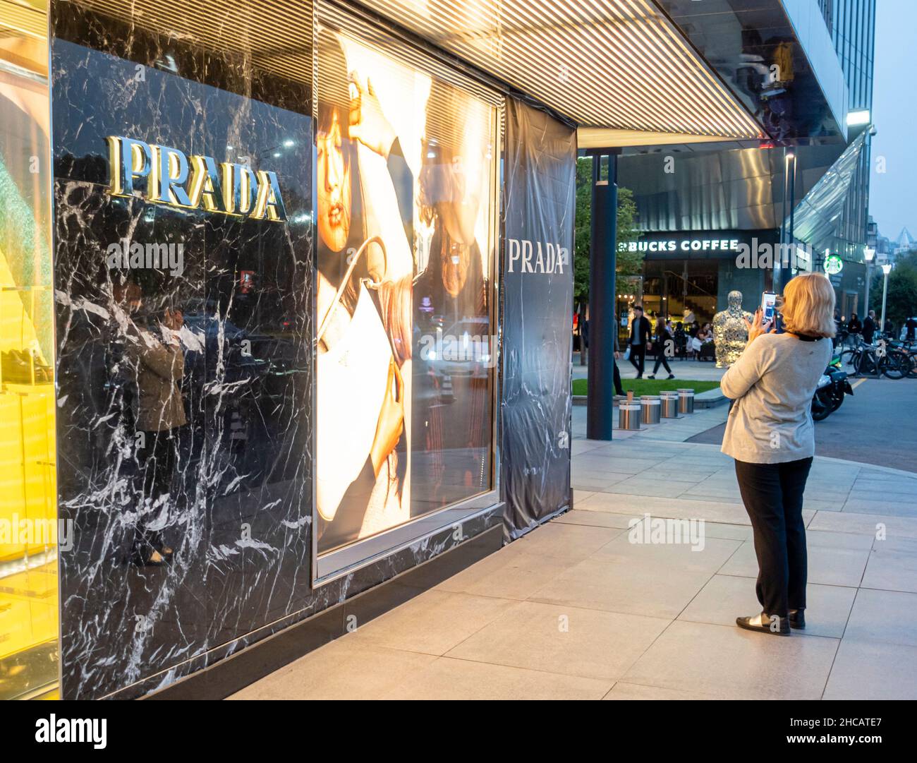 Supermarket advertising billboard hi-res stock photography and images ...