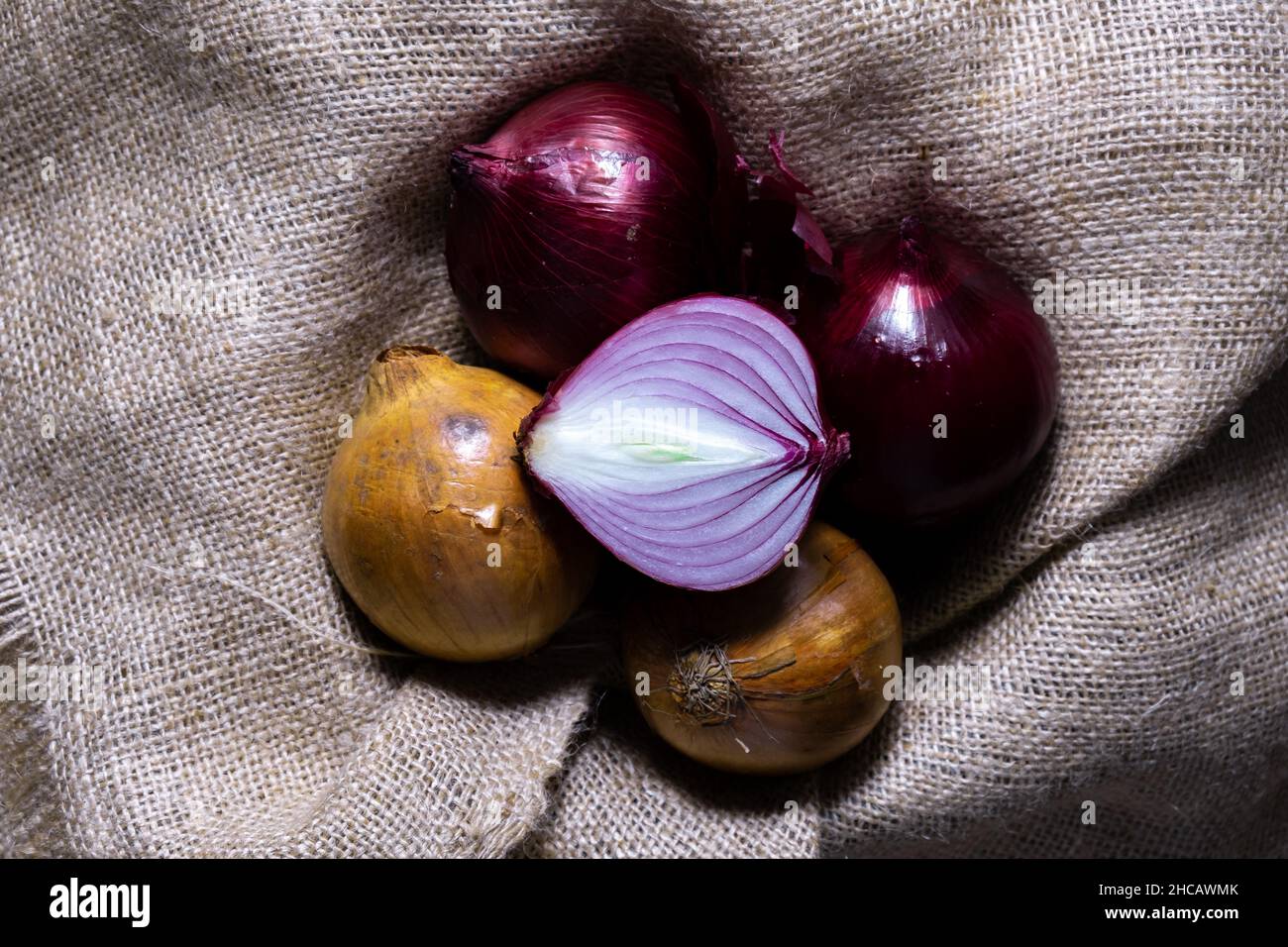 Purple onion hi-res stock photography and images - Alamy