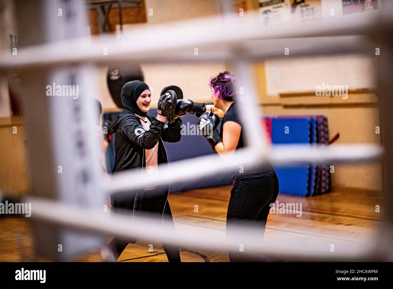 Muslim boxers hi-res stock photography and images - Alamy