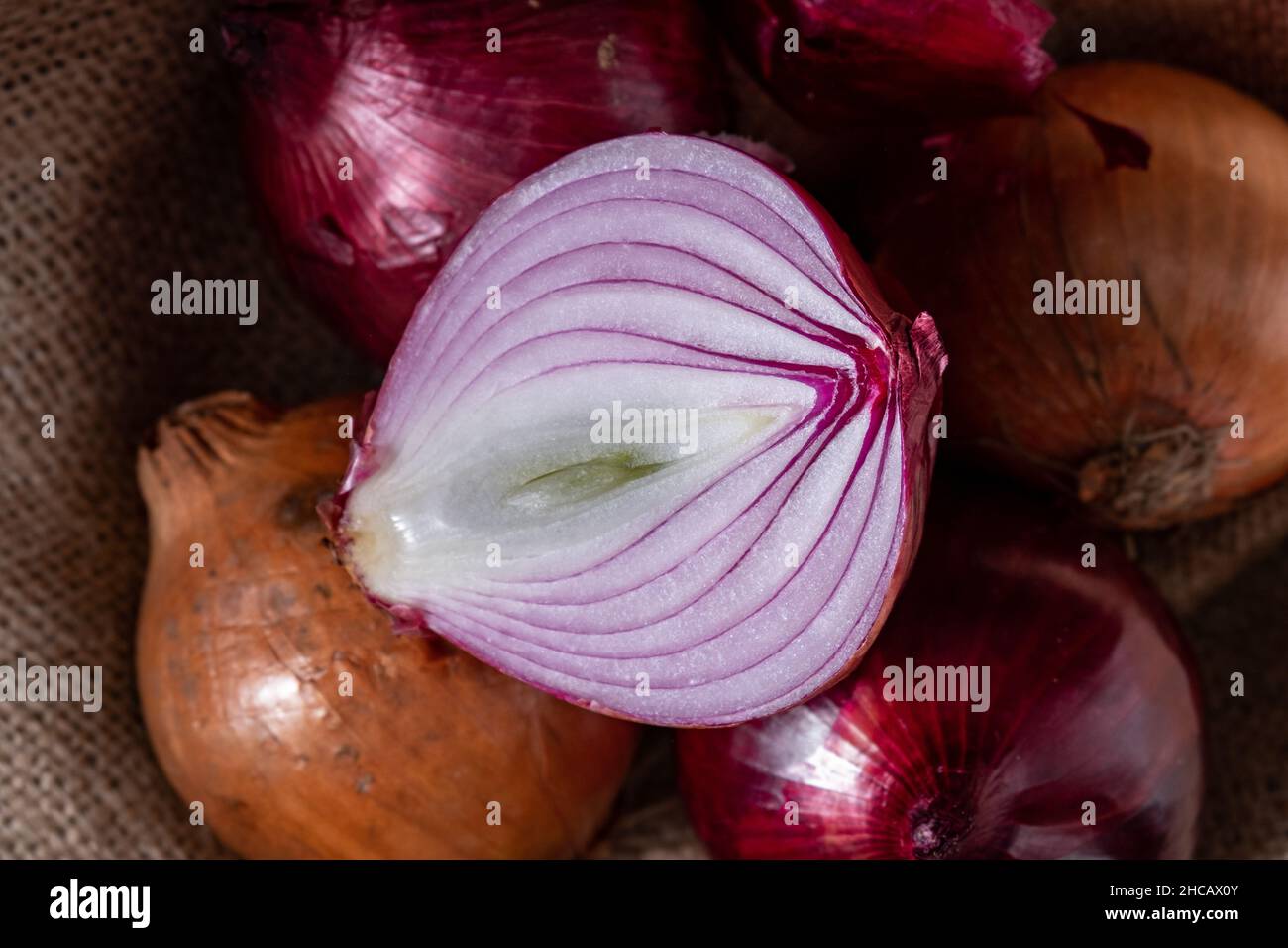 Purple onion hi-res stock photography and images - Alamy