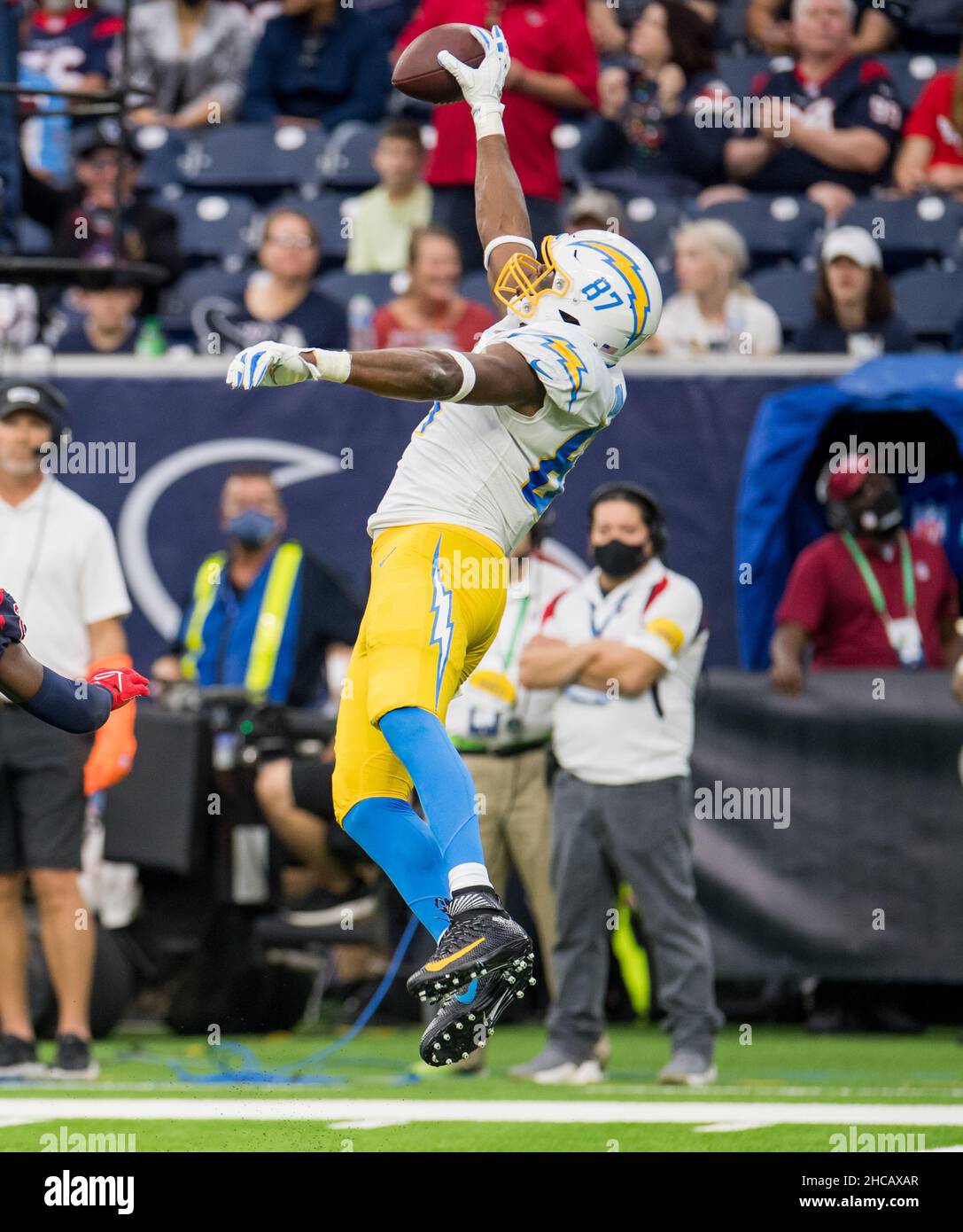 December 26, 2021: Los Angeles Chargers tight end Jared Cook (87 ...