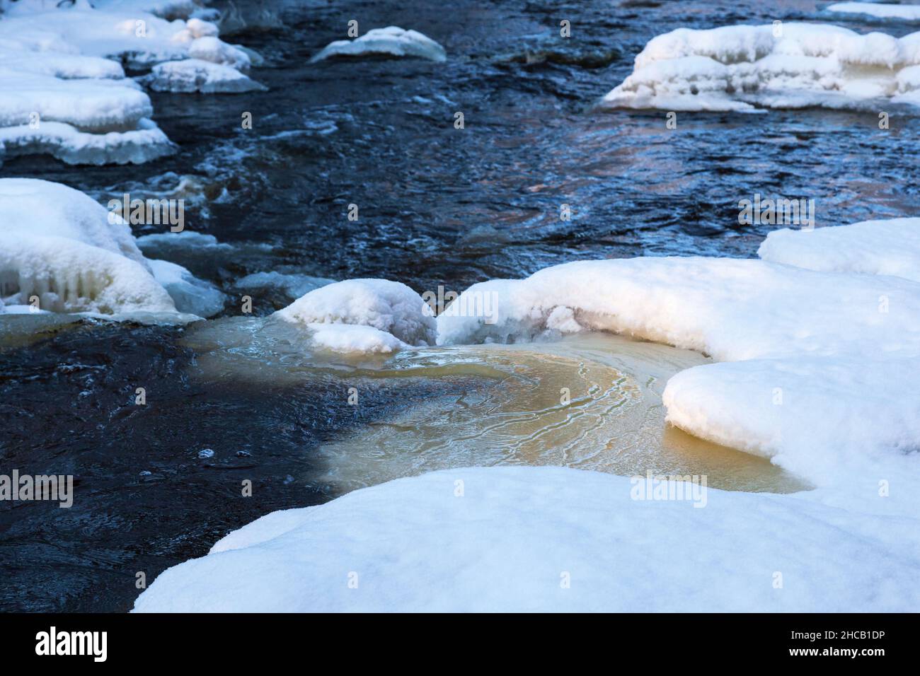 Winter landscape flowing river hi-res stock photography and images - Alamy