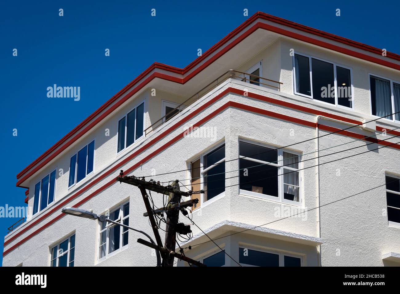 Vintage art deco architecture hi-res stock photography and images - Alamy