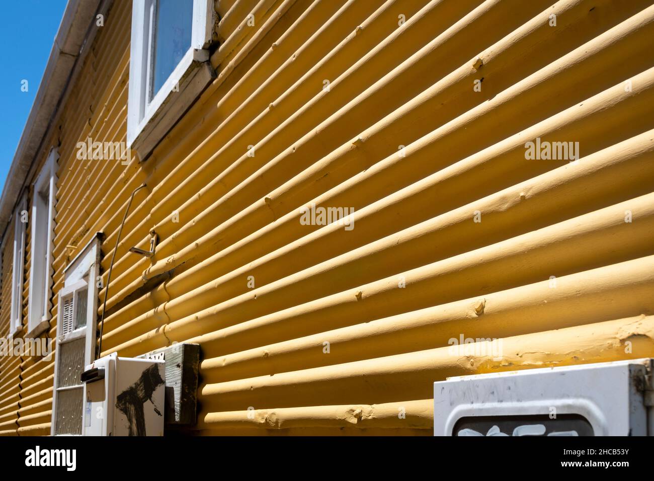 Corrugated iron house hi-res stock photography and images - Alamy