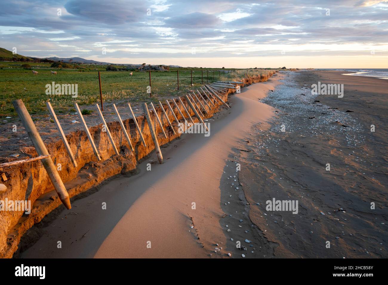 Collapse fence hi-res stock photography and images - Alamy