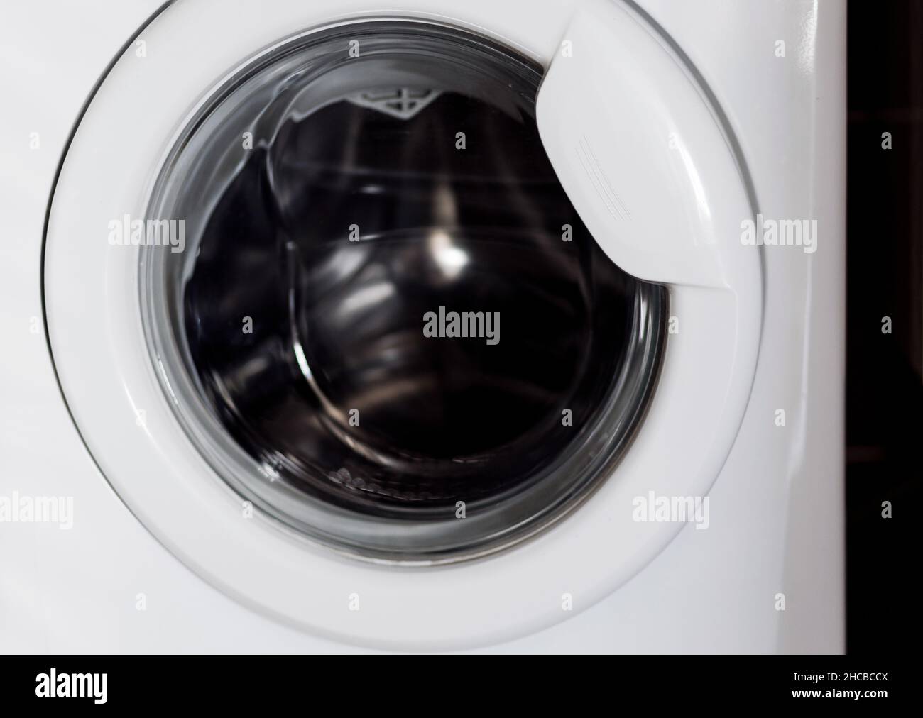 Washing machine door closed hi-res stock photography and images - Alamy