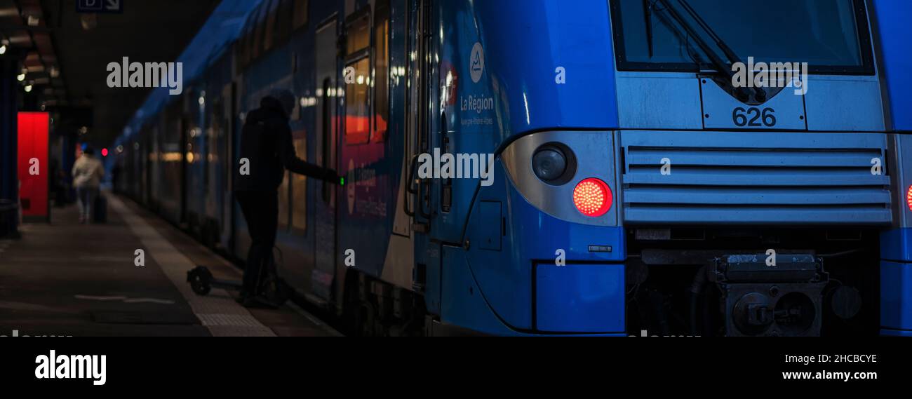 Man entering train hi-res stock photography and images - Alamy