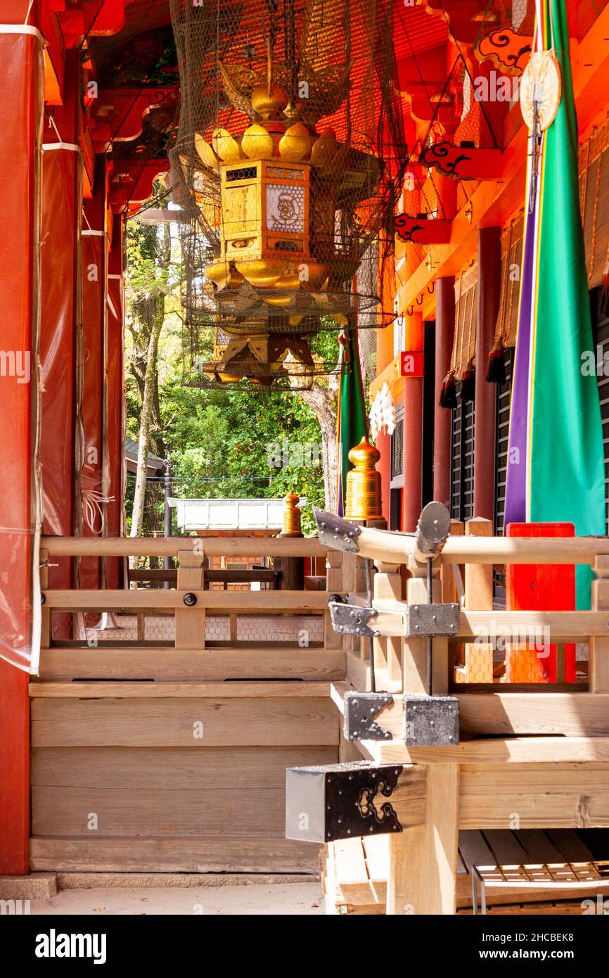 The Yasaka shrine in Kyoto. The front of the main hall between the ...