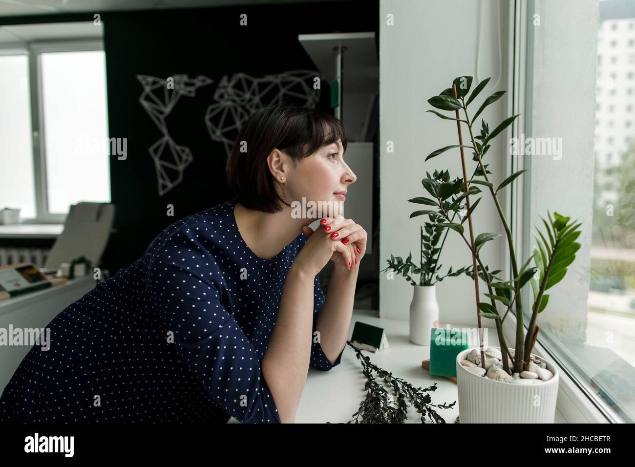 Travel agency window hi-res stock photography and images - Alamy