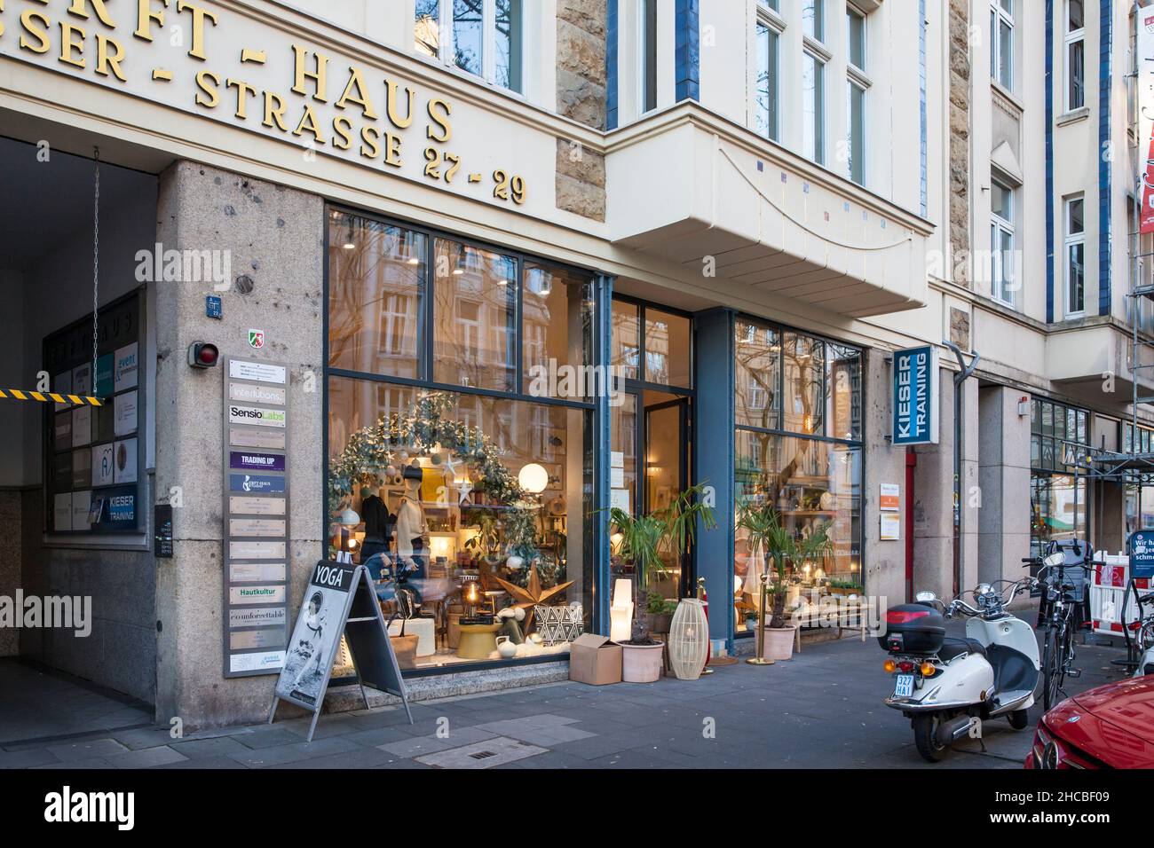 storefront of the shop Mrs Goodwill in the Erft-Haus on Neusser street ...