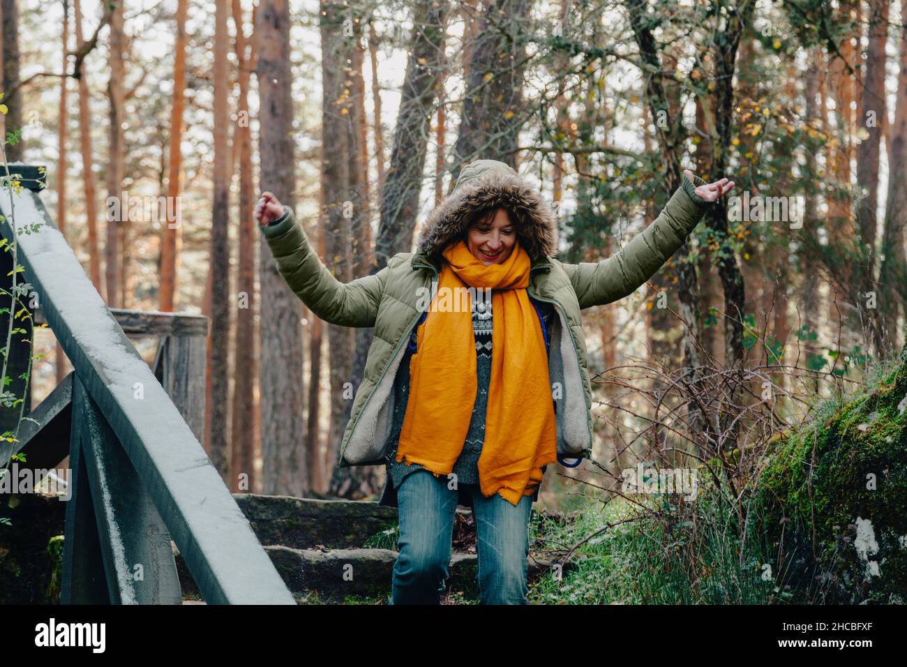 Happy people moving hi-res stock photography and images - Alamy