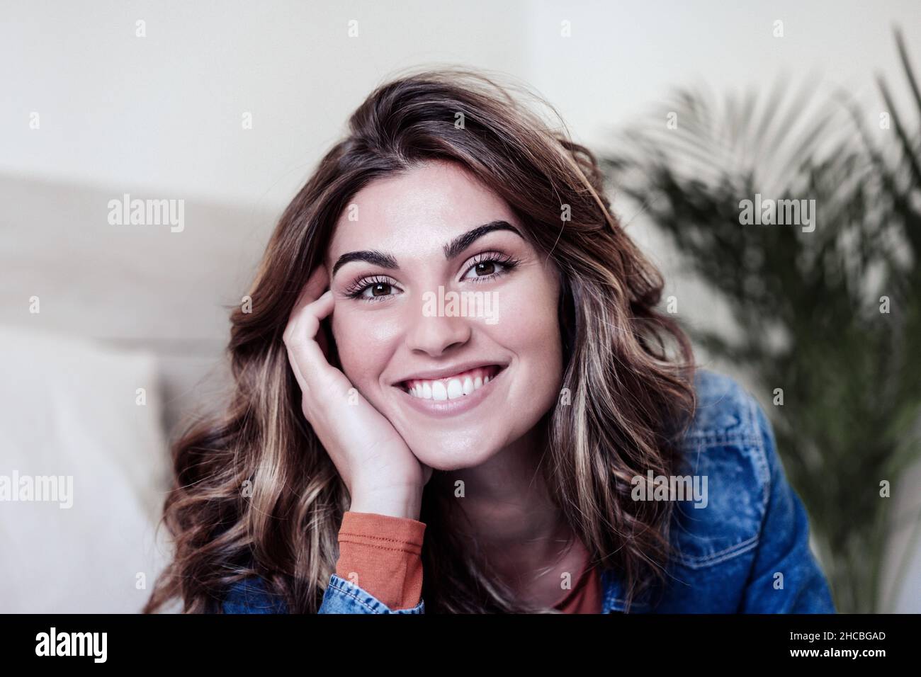 Highlighted hair hi-res stock photography and images - Alamy