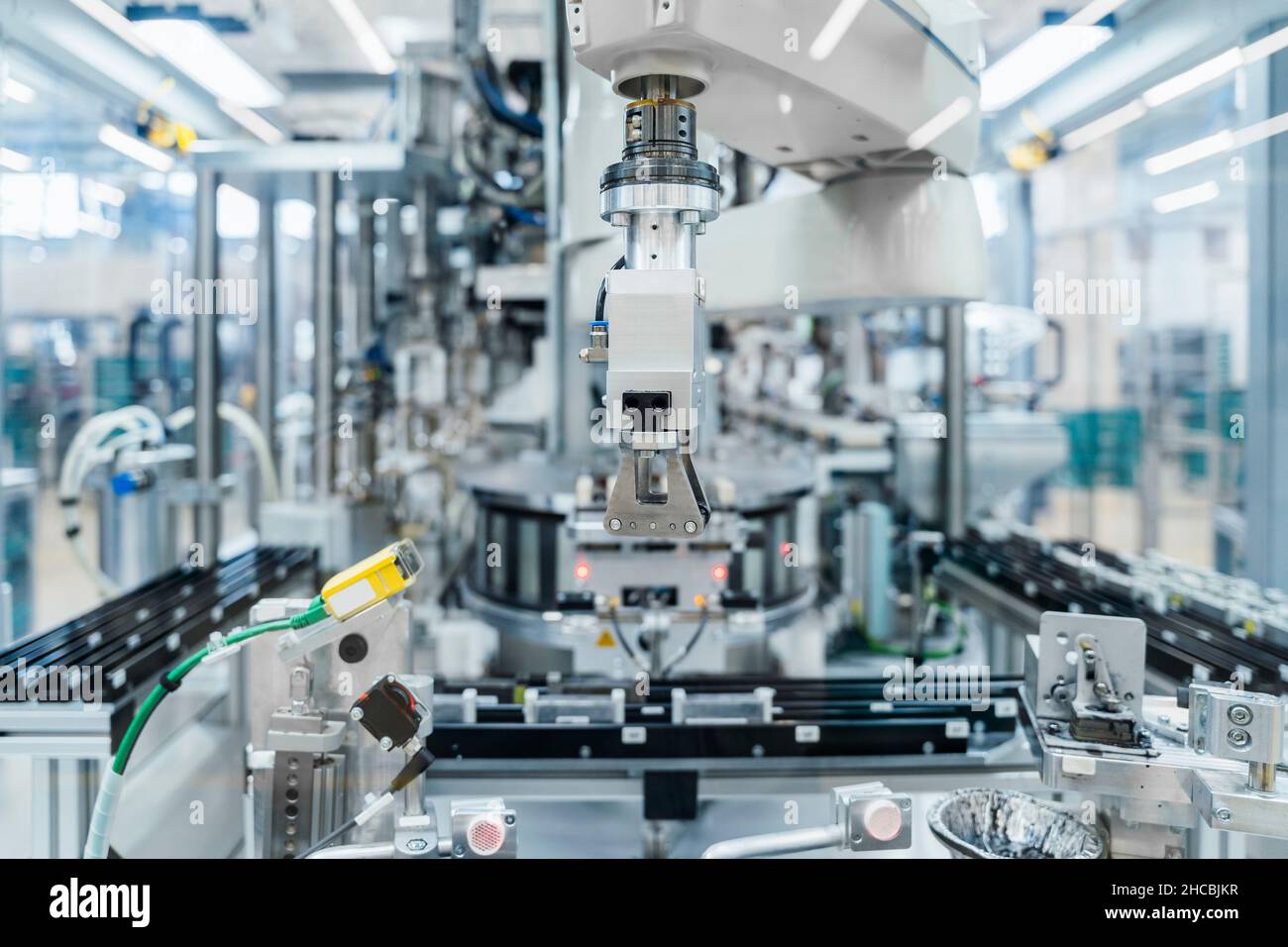 Modern engineering technology robotic machine hi-res stock photography ...