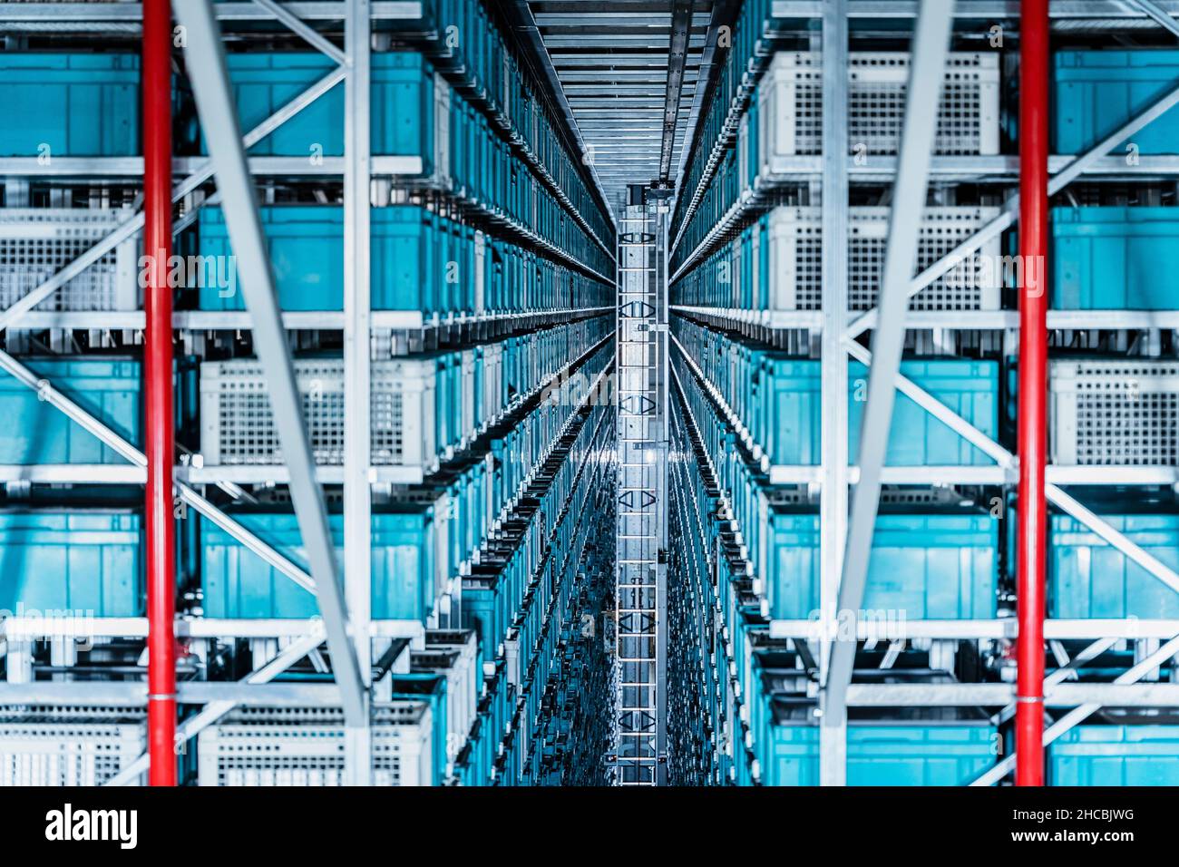 Automated warehouse blue containers hi-res stock photography and images ...