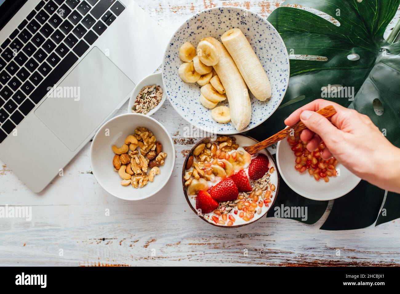 People having brunch in hi-res stock photography and images - Alamy