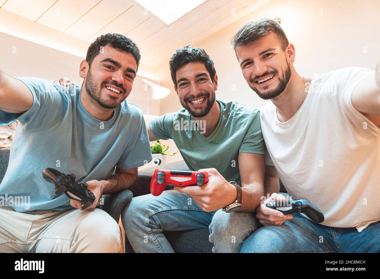 Connecting with friends hi-res stock photography and images - Alamy