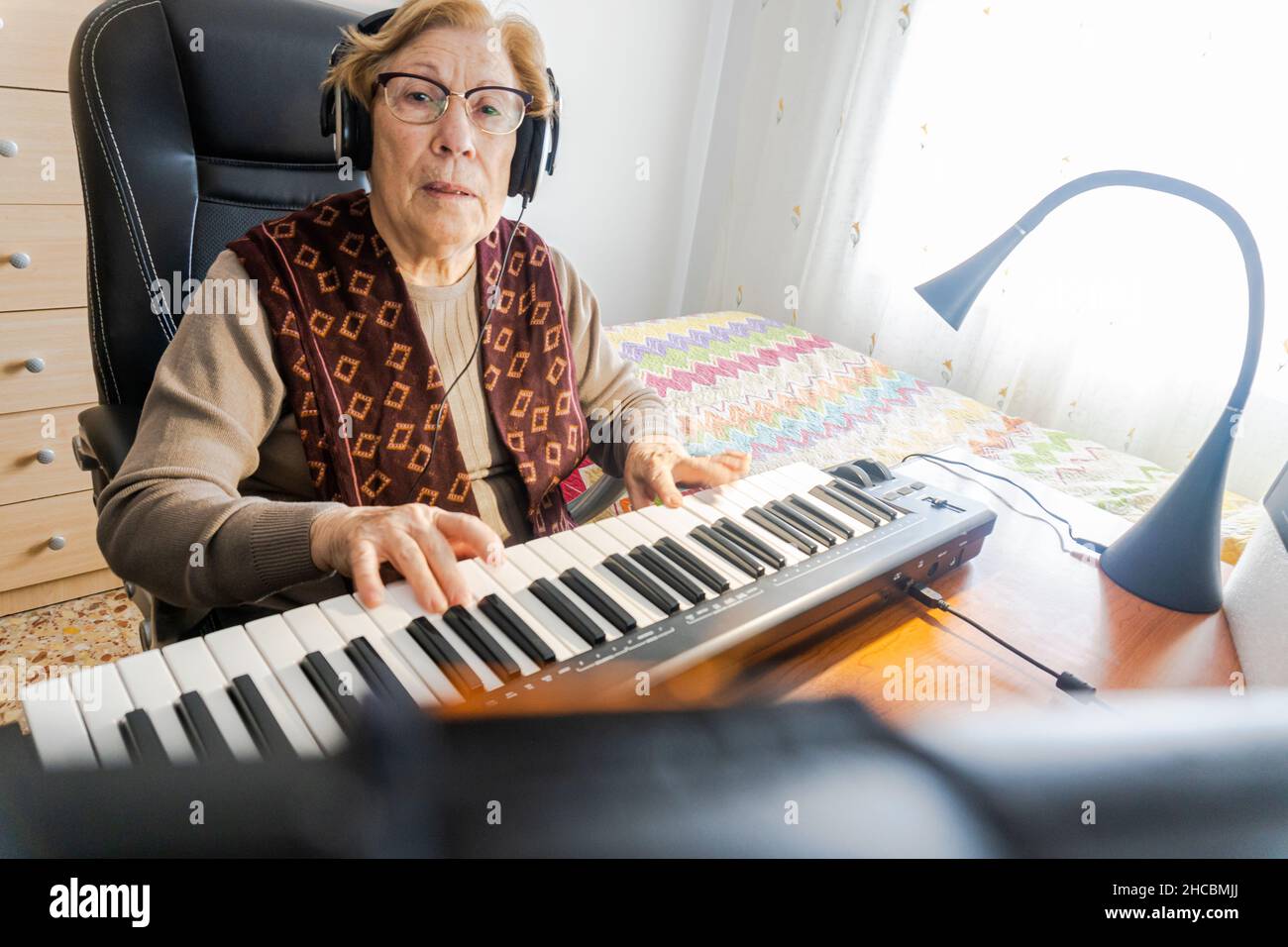 Grandmother of performance art hi-res stock photography and images - Alamy
