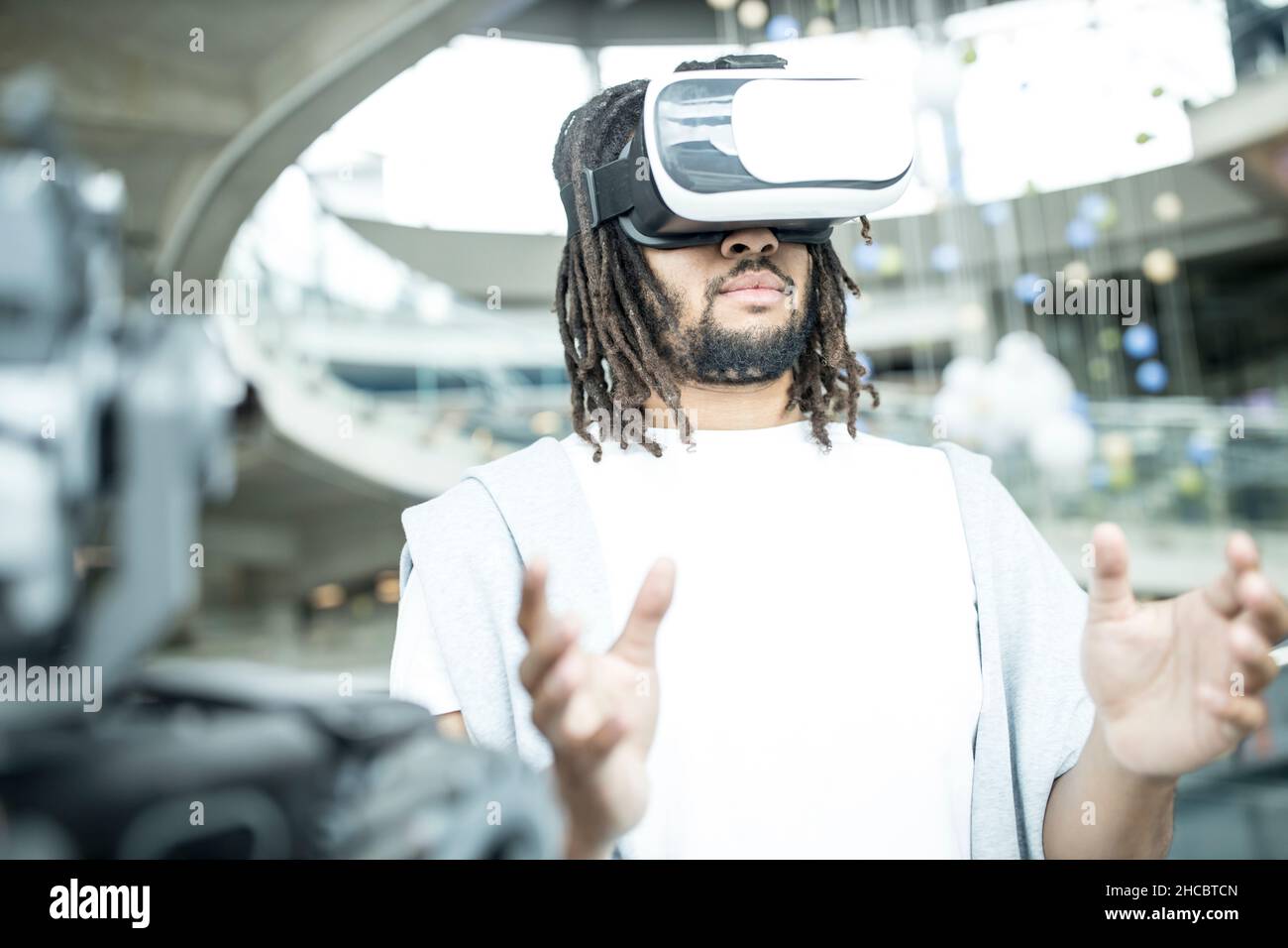 Virtual reality workshop hi-res stock photography and images - Alamy