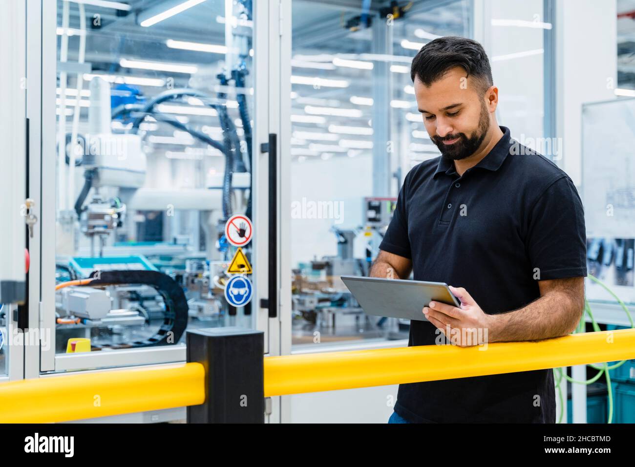 Electrical maintenance engineer hi-res stock photography and images - Alamy